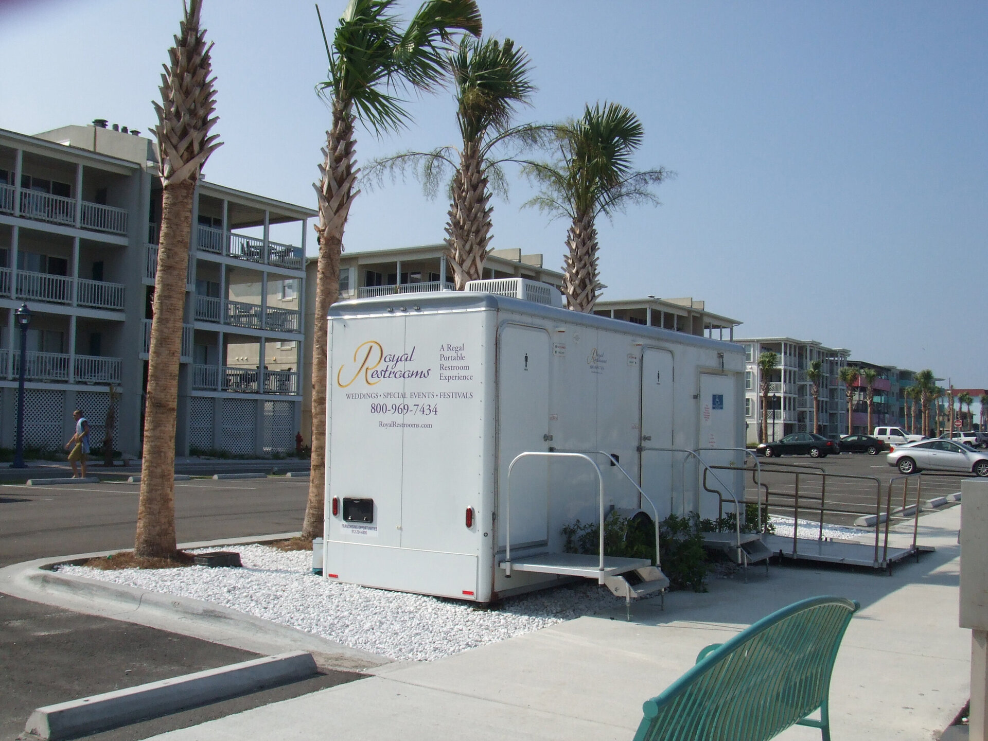 Royal Restrooms | Luxury Weddings & Festival Events