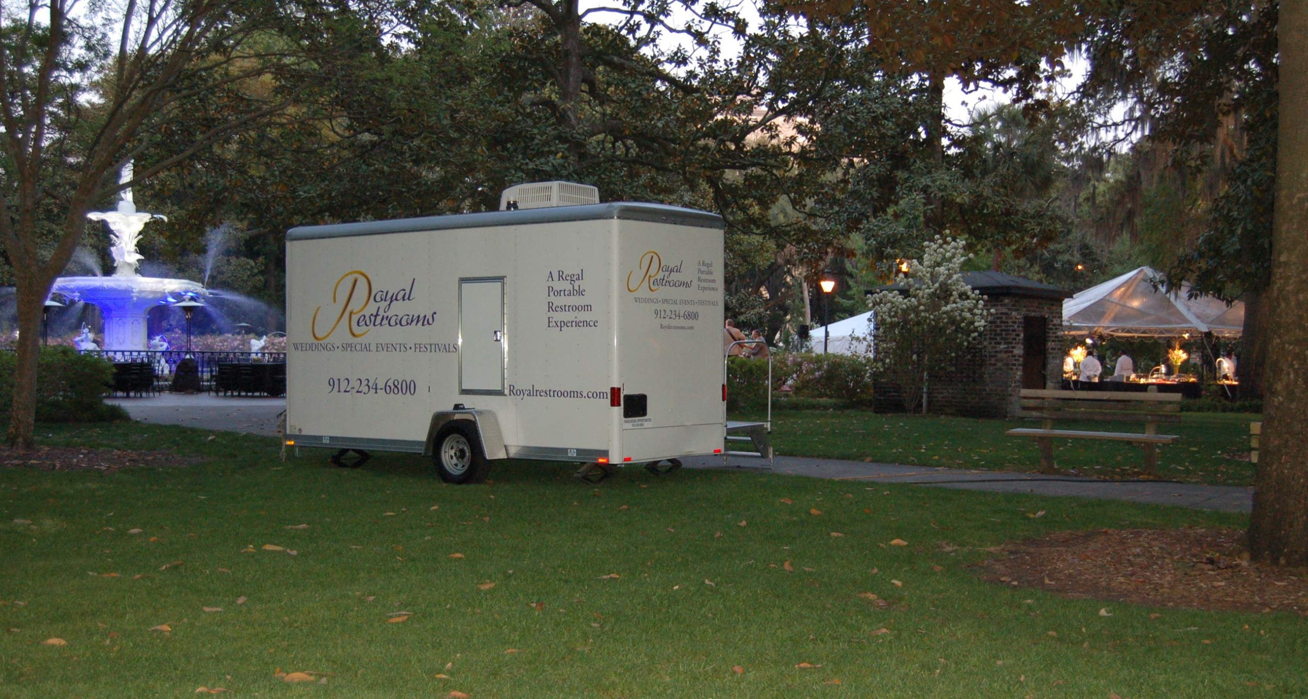 Royal Restrooms | Luxury Weddings & Festival Events